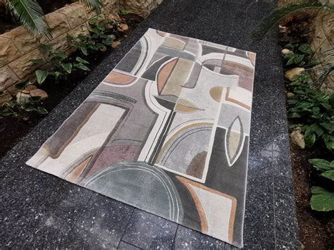 Galleria Modern Abstract Face Design Argentum Rug Size 200 X 290cm