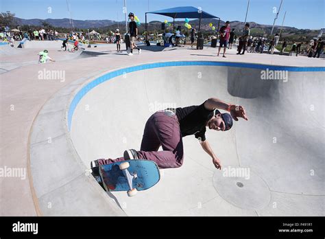 Napa Ca Usa 10th Oct 2015 Casey Jones Hits The Coping At The Top