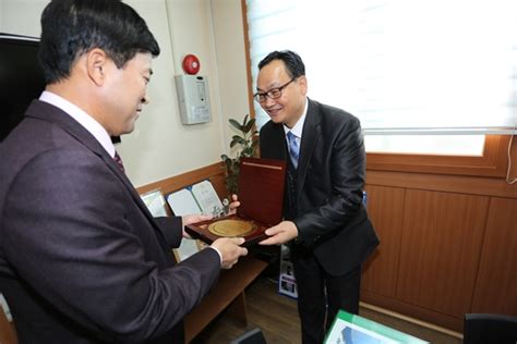 광주신천지자원봉사단 신안동 벽화재능기부로 감사패 수상일등방송