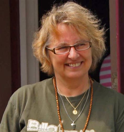 The Truth Inside The Lie Nina Munteanu Warpworld