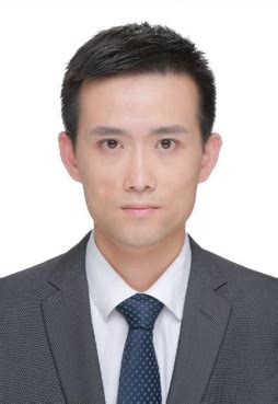 卢岩