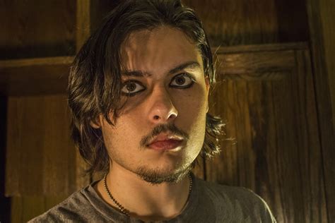 무료 이미지 머리 남성 초상화 모델 사진관 레이디 라이프 스타일 현대 표정 헤어 스타일 코카서스 사람 눈 멋진 성인 아이 라이너 수염 유행의