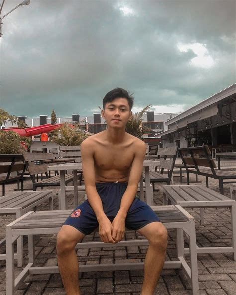 Foto Cogan Fvckhendra Menambahkan Foto Ke Akun Instagramnya Cowokhits Cowokganteng