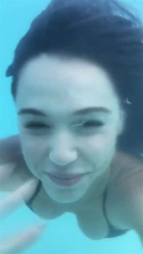 Alexis Ren Nude Photos And Videos