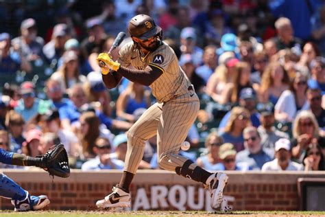 Padres Star Fernando Tatis Jr Out Indefinitely With Thigh Bone Injury The Epoch Times