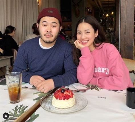 김기방 미모의 아내 김희경과 설 인사 행복한 올해 되길