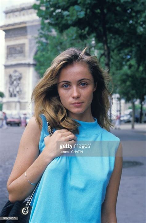 Emmanuelle Béart En Juillet 1986 France Emmanuelle Beart Style