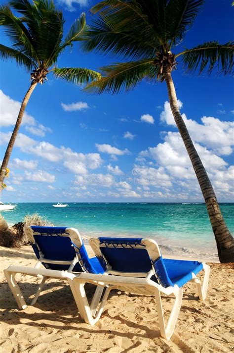 Plage Sablonneuse De Ressource Tropicale Image Stock Image Du Ressource Plages 4981375