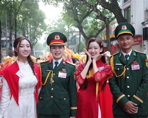 Hoa Hậu Tiểu Vy Lương Thuỳ Linh Bảo Ngọc đồng Diễn Tại A80