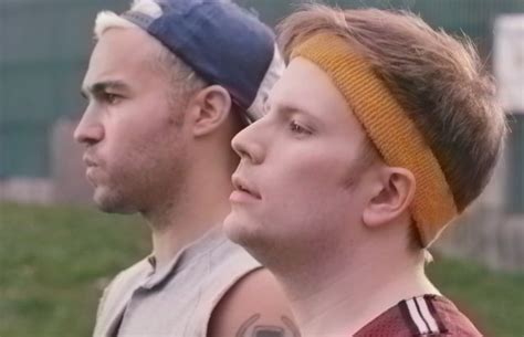 Disfruta Este Divertido Video De Fall Out Boy “irresistible
