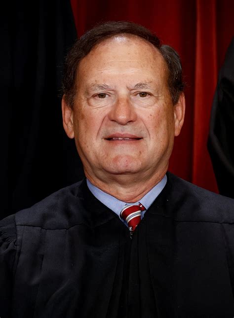 Supreme Court Justice Alitos Home Flew Us Flag Upside Down Following