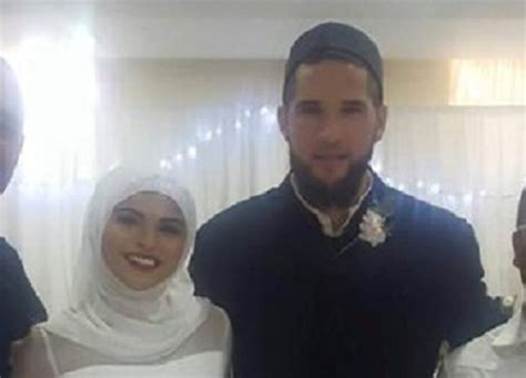 Revert Cricketer Wayne Parnell Gets Married Mzlim