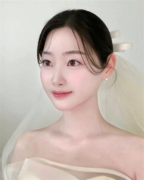청담러비 메이크업 나현부원장🤎 신부님 이미지처럼 깔끔맑음🤍🫧🕊️ 헤어고영부원장 메이크업나현부원장 청담러비 베리굿웨딩 김현정부장님 Instagram
