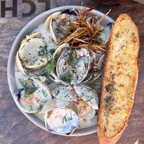 Clam Chowder With Garlic Bread Alchemy Grills