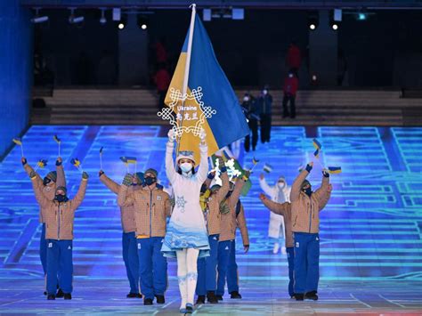 Збірна України на урочистій церемонії відкриття Олімпіади 2022 хто ніс наш прапор скільки