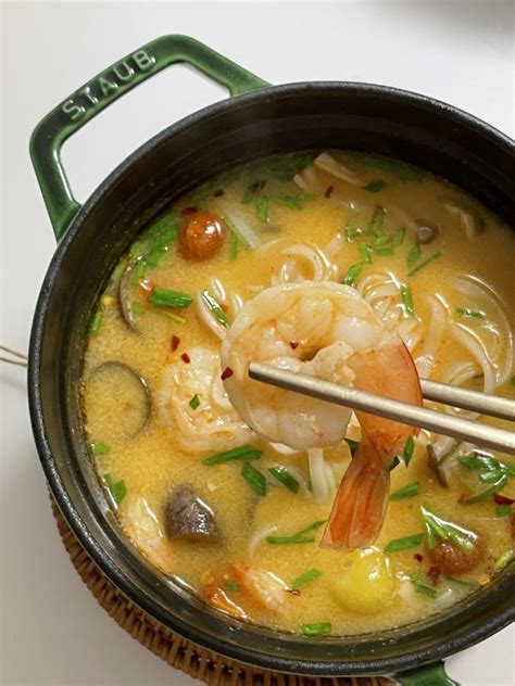 태국 로보 페이스트로 똠얌꿍 만들기