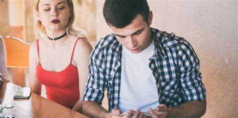 Ways To Tell Someone S Lying To You Says Behavioral Therapists YourTango