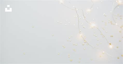 화이트 플랫폼에 스타 스팽글 사진 Unsplash의 무료 회색 이미지