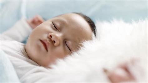 Napas Bayi Bunyi Grok-grok Sampai Usia Berapa? Simak Penjelasannya Bun