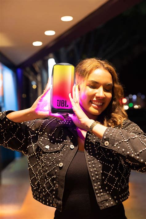 Jbl Pulse A Speaker With Unusual Illumination Technology Media Interesting Facts Reviews