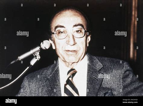 Doctor Michael Debakey Heart Specialist Shown In 1975 Ap Photo Stock