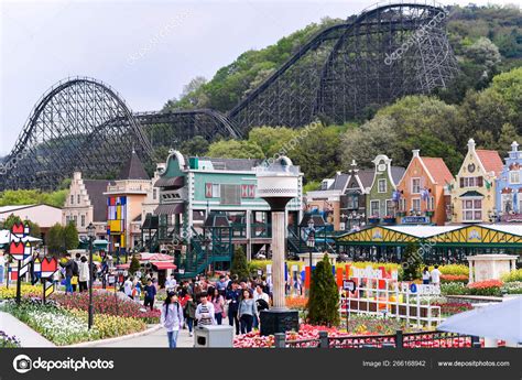 Seoulsouth Korea Apr 24 2019 Everland Resort Is A Theme Park And
