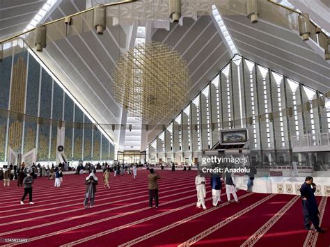 Faisal Mosque Inside