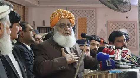 भारत महाशक्ति बन रहा हम भीख मांग रहे पाकिस्तानी संसद में बोले विपक्ष