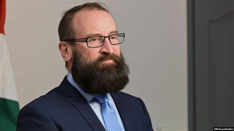 ლგბტ თემის მოწინააღმდეგე ევროპარლამენტარი ფიდეს საიერი პოლიციამ „გეი ორგიის“ წვეულებაზე დააკავა