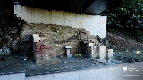 ვანის არქეოლოგიური მუზეუმი Georgian Travel Guide