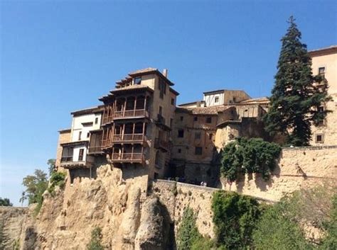 断崖に浮かぶ家々の夜景がクワンカの町を彩どる スペイン抽象美術館の口コミ トリップアドバイザー 断崖に浮かぶ家々の夜景がクワンカの町を彩どる スペイン抽象美術館の口コミ トリップアドバイザー