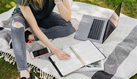 Discover Why Being An Introvert Is A Good Thing Happiness On