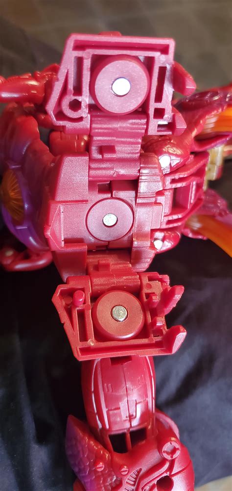 Transmetal Megatron Legacy Qa Issues Backwards Shoulder Hip Ratchet