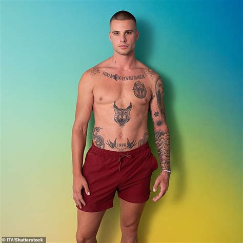 Love Islands Casa Amor Hunks Set Their Sights On Newly Single Shakira
