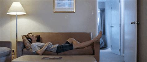 Sexy Kissing On The Couch  1042×500