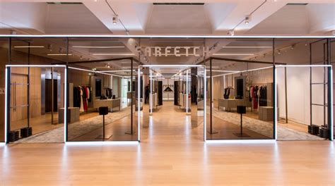 Brand Insight Farfetch Luxury Fashions Next Frontier Vueai Blog