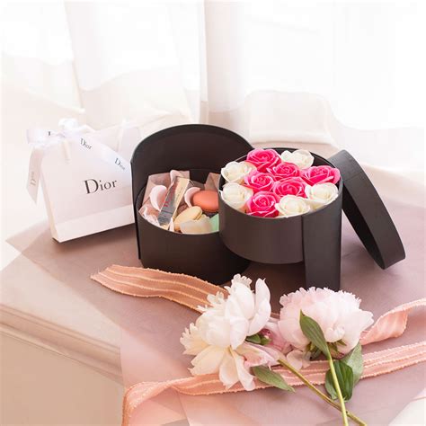 플라워박스 And 디올 립스틱 원모먼트