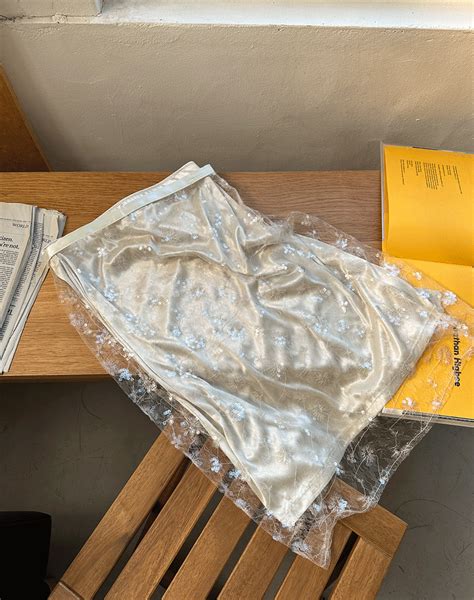 모어모먼트 퓨어 레이스 스커트 시즌오프