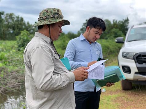 លោក ហុង ប្រុស អភិបាលស្ដីទីស្រុកស្រែអំបិល