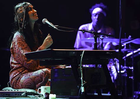 Concert Photo Gallery Billy Idol Bikini Kill Simrit Beabadoobee And More Arts Atl