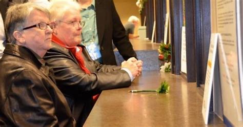 new indiana law makes it a felony for same sex couples to apply for a