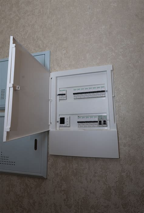 სარემონტო სარემონტო კომპანია მწვანე ფერი • Green Color