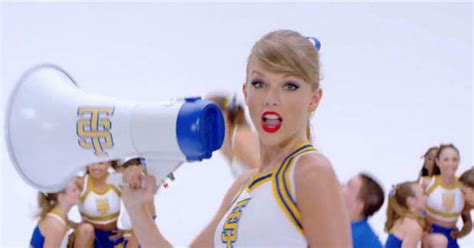 Shake It Swifty Taylor Swift Dresses As A Cheerleader For New Video Daily Star