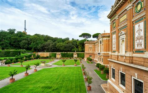 Combo Tour Vatican Museums And Gardens With Colosseum