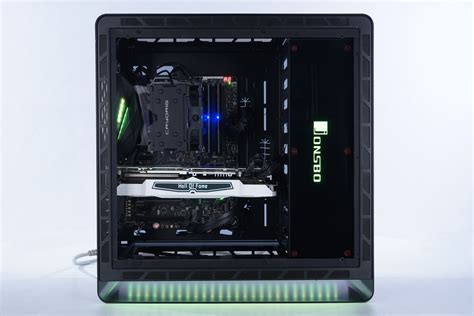 JONSBO UMX4 PLUS鋁製機殼開箱/簡約造型好選擇，支援EATX大板安裝[XF] | XFastest News