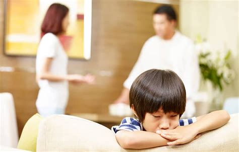 Vợ Chồng Không Ai Chịu Nuôi Con Khuyết Tật Quan Tòa Tức Giận Không Cho