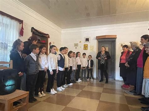 „დღე გავუფერადეთ “ გეჯეთის საჯარო სკოლის მესამეკლასელებმა დღის ცენტრის ბენეფიციარებისთვის