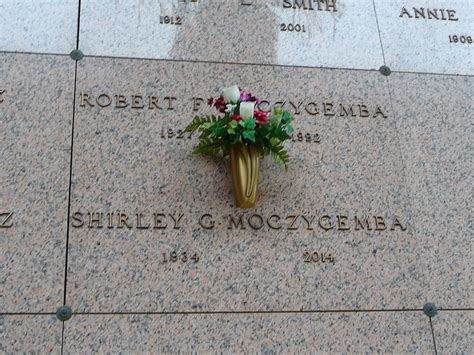 Robert Frank Moczygemba 1927 1992 Find A Grave Memorial