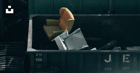 검은색 플라스틱 쓰레기통에 흰색 프린터 용지 사진 Unsplash의 무료 녹색 이미지