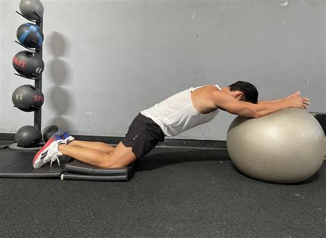 The Best Strength Exercises To Build Stronger Muscles In Your 60s — Eat